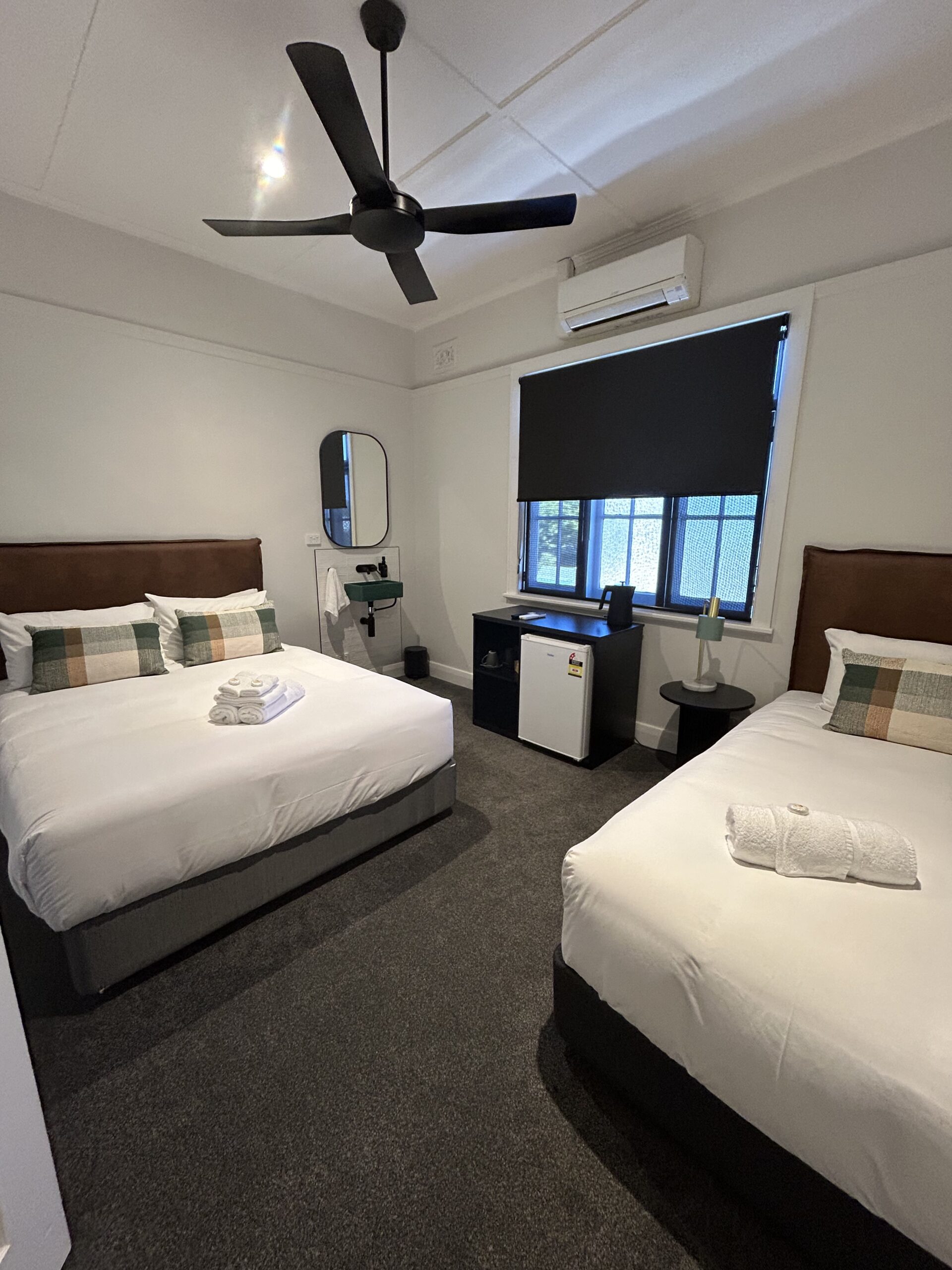 Accommodation - Sportsmens Club Hotel